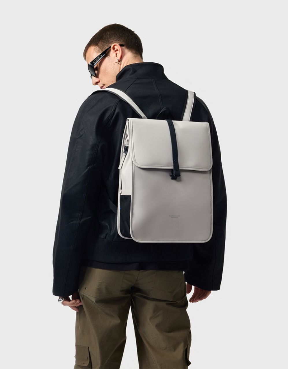 Däsh Backpack 16" 浅灰褐